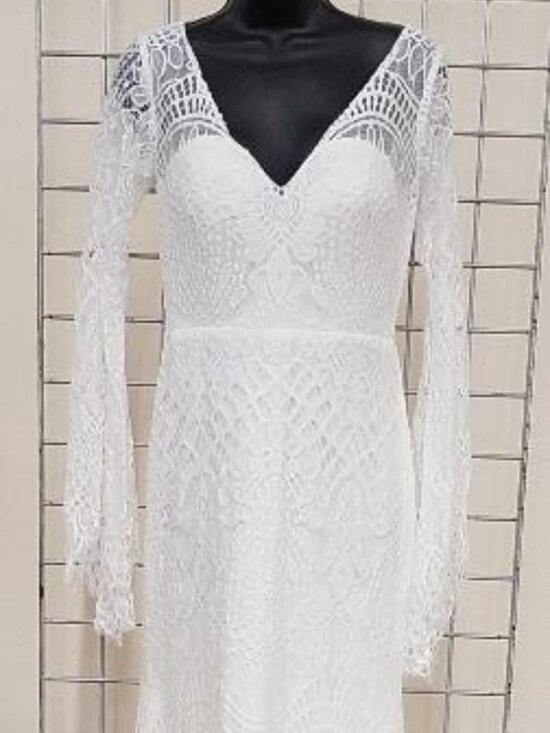 Tabitha | Dresses | New Tabatha White Lace Dress With Fringe Open Back ...